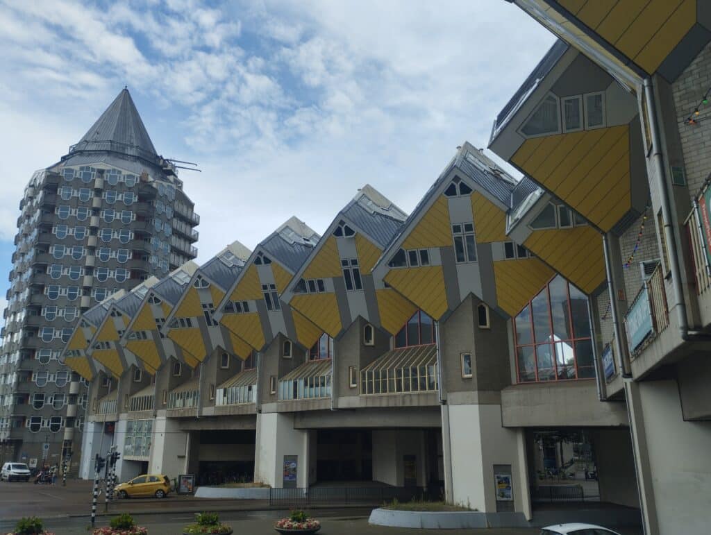 ROTTERDAM: Cube Houses, the incredible architectural innovation ...
